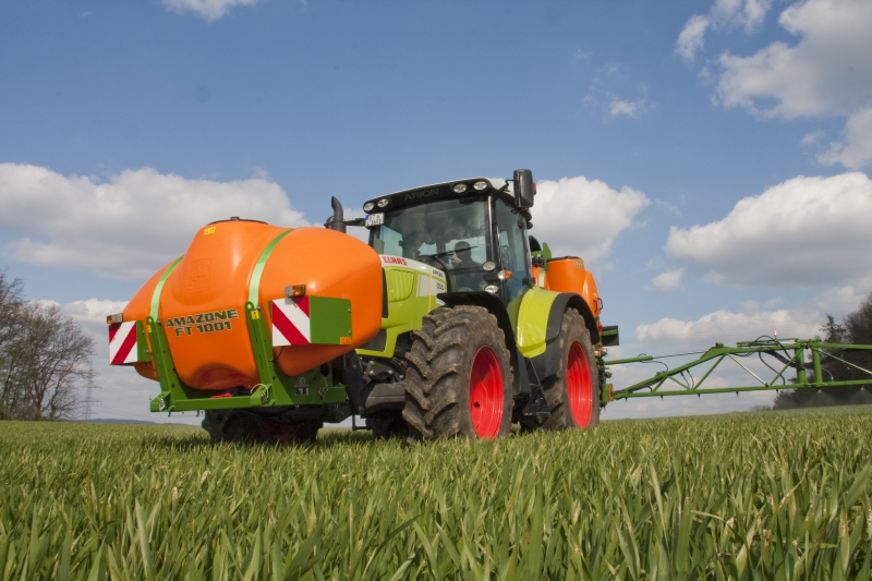 Amazone FT front tank system for UF mounted field sprayers - Lindsay ...