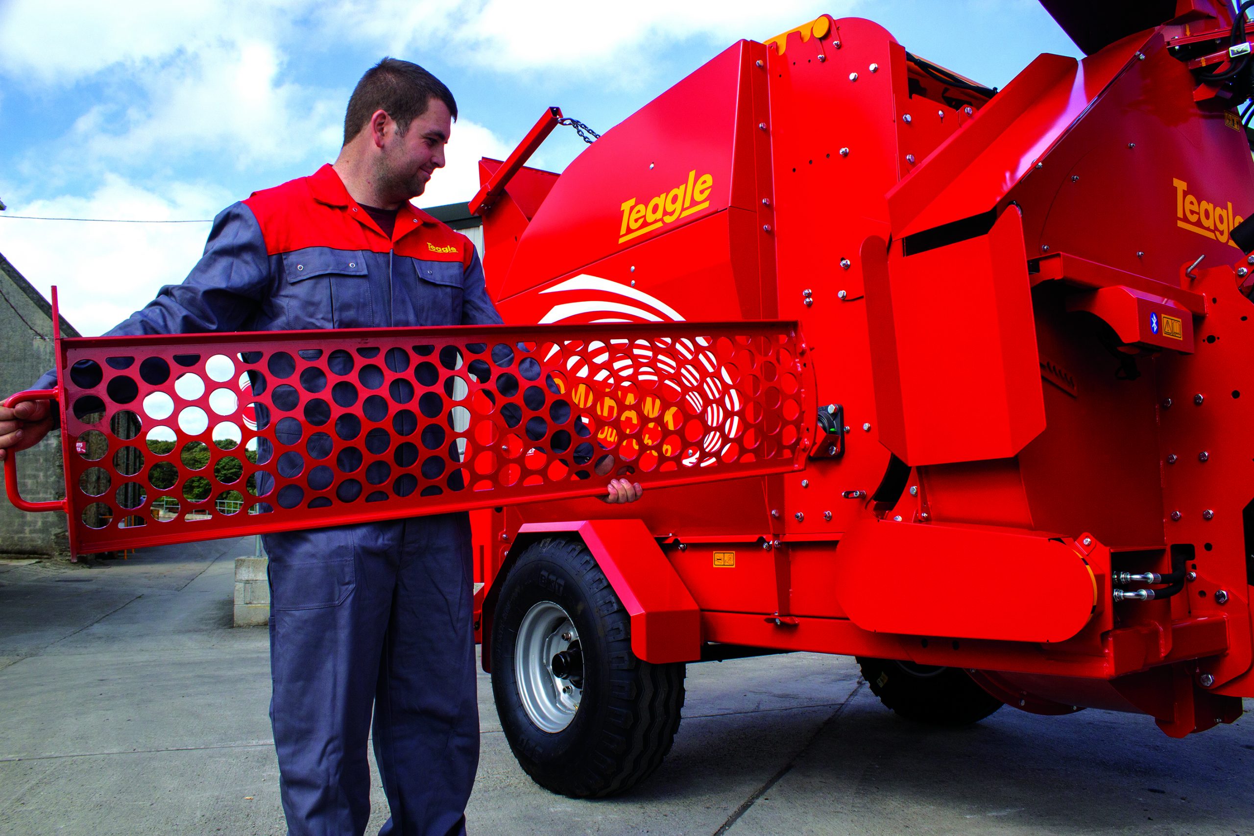 Teagle 8100 8150 8500 & 8550 Round & Square Bale Processors - Lindsay ...